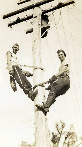 Vintage Photographs > Florida 1940s, Woman Lineworker on Electric ...