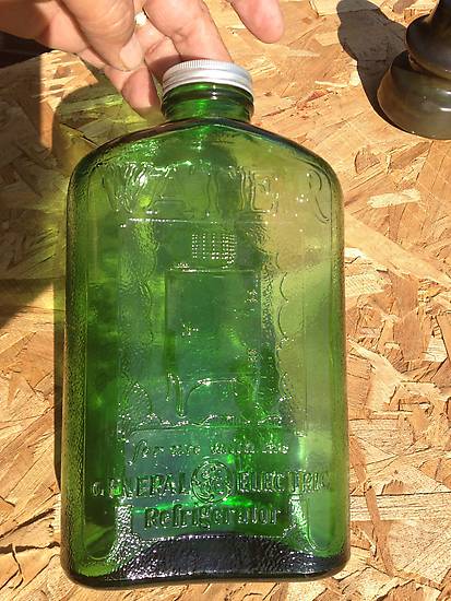 For Sale (not Sold) > 7 Up Green Hemingray General Electric 1 Quart Bottle